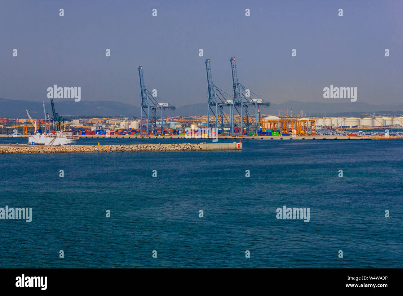 View of the commercial port of Tarragona in Spain Stock Photo - Alamy