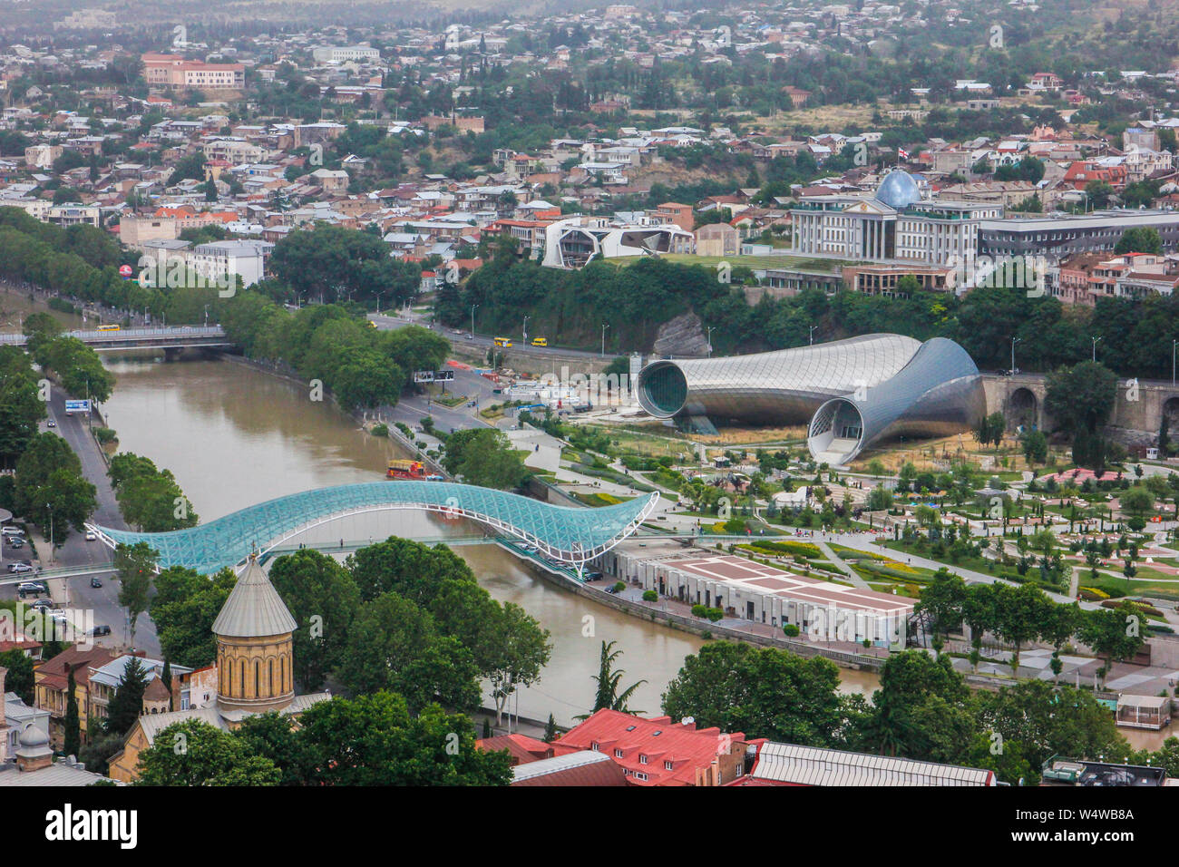 Considered the fourth city of the former Soviet Union, Tbilisi awakens ...
