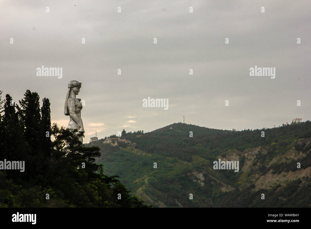 Mother Georgia, the symbol of the country, a sculpture 20 meters high ...