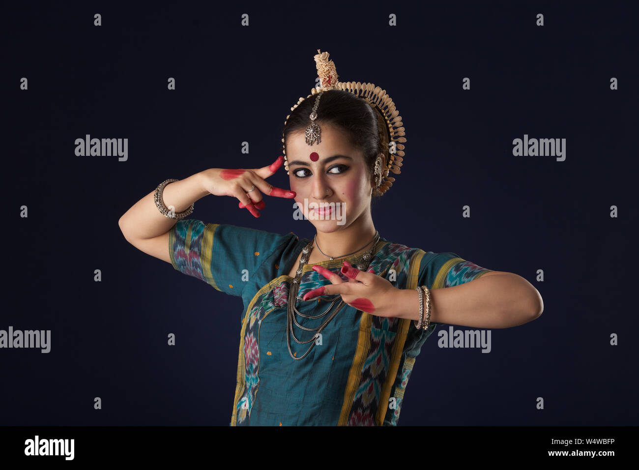 Woman performing Odissi dance Stock Photo - Alamy