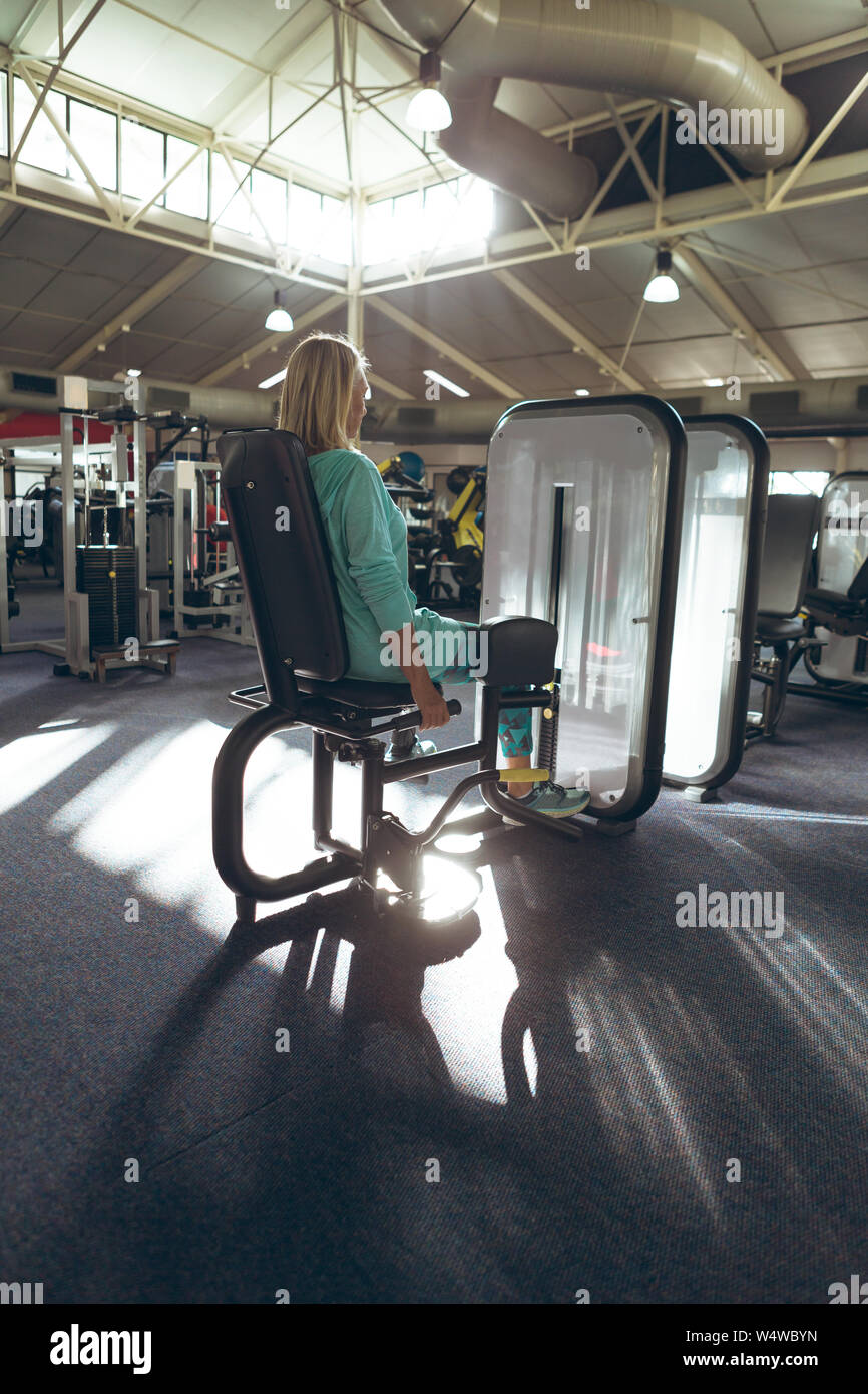 Leg curl machine hi-res stock photography and images - Alamy