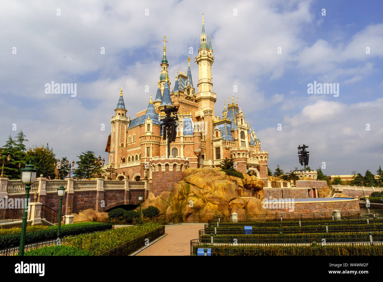 People visit Shanghai Disney Resort in Shanghai China Stock Photo - Alamy