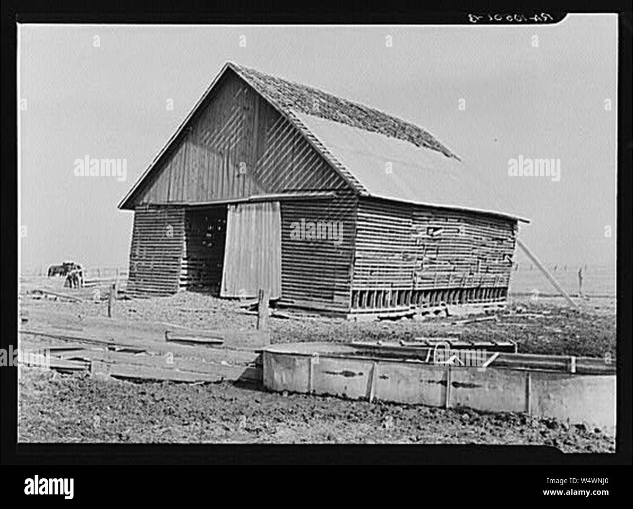 Corn crib benton 8c51184r Stock Photo - Alamy