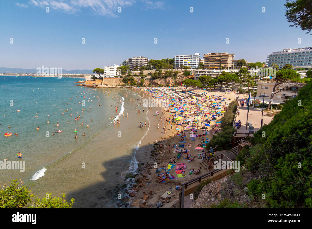 Full crowded hi-res stock photography and images - Alamy Full crowded hi-res stock photography and images - Alamy