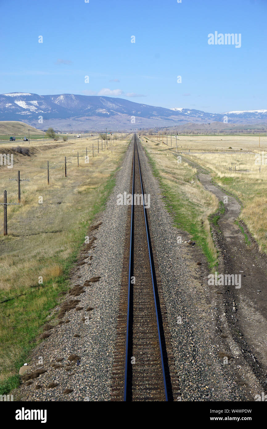 Montana railroad hi-res stock photography and images - Alamy