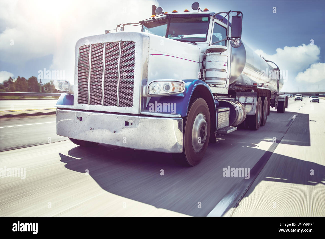Fast moving truck hi-res stock photography and images - Alamy