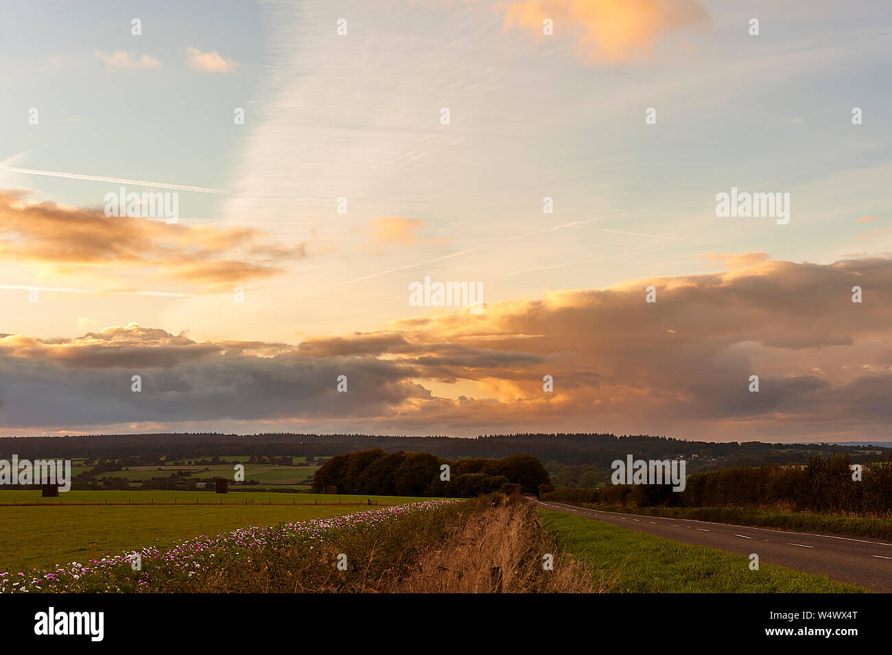 Warm scenery of the setting sun - countryside Stock Photo - Alamy