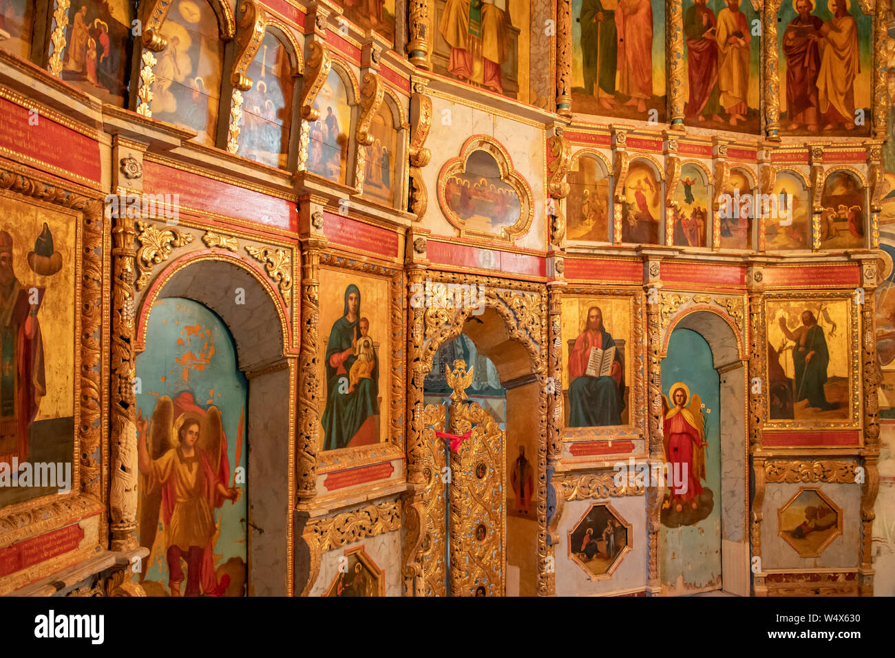Romanian orthodox church altar hi-res stock photography and images - Alamy