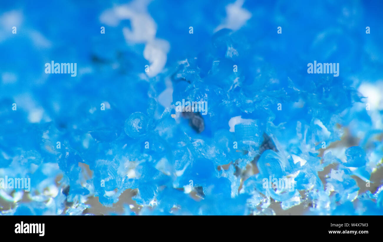 Small particles of plastic stick together in water in fragile fields ...