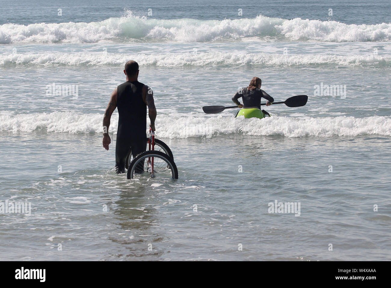Woman with kayak wheelchair hi-res stock photography and images - Alamy