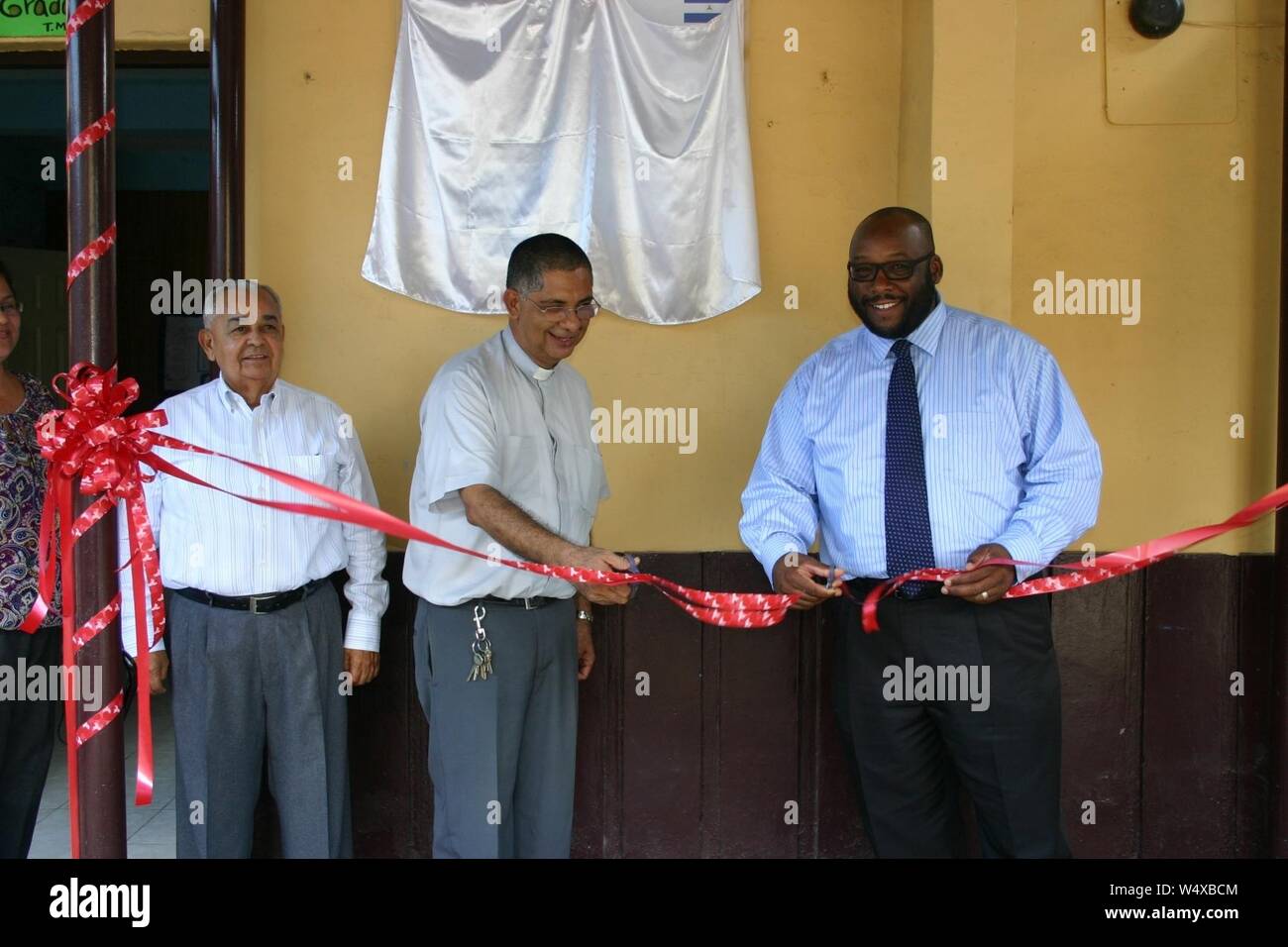 Cinta de corte hi-res stock photography and images - Alamy