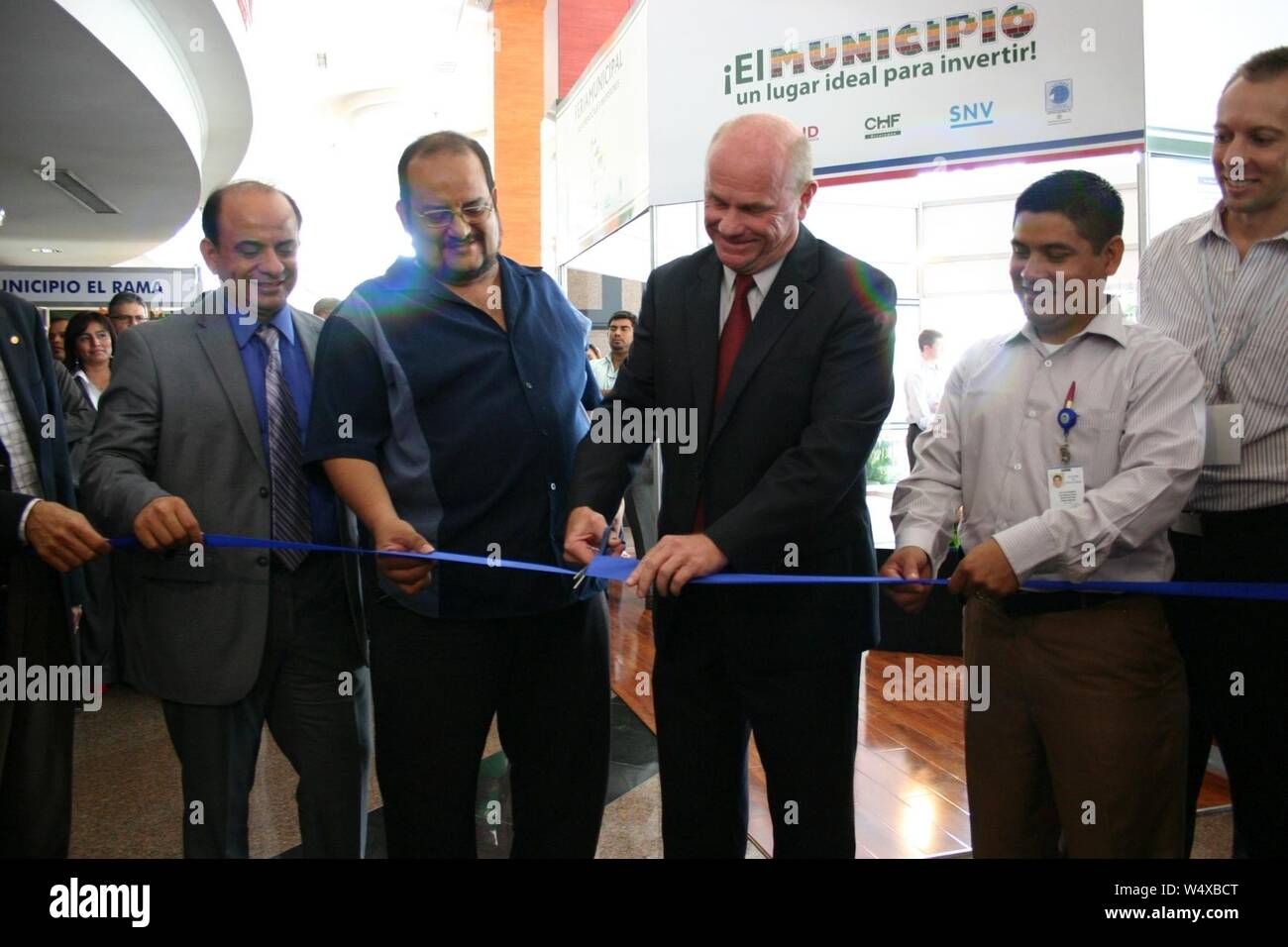 Cinta de corte hi-res stock photography and images - Alamy