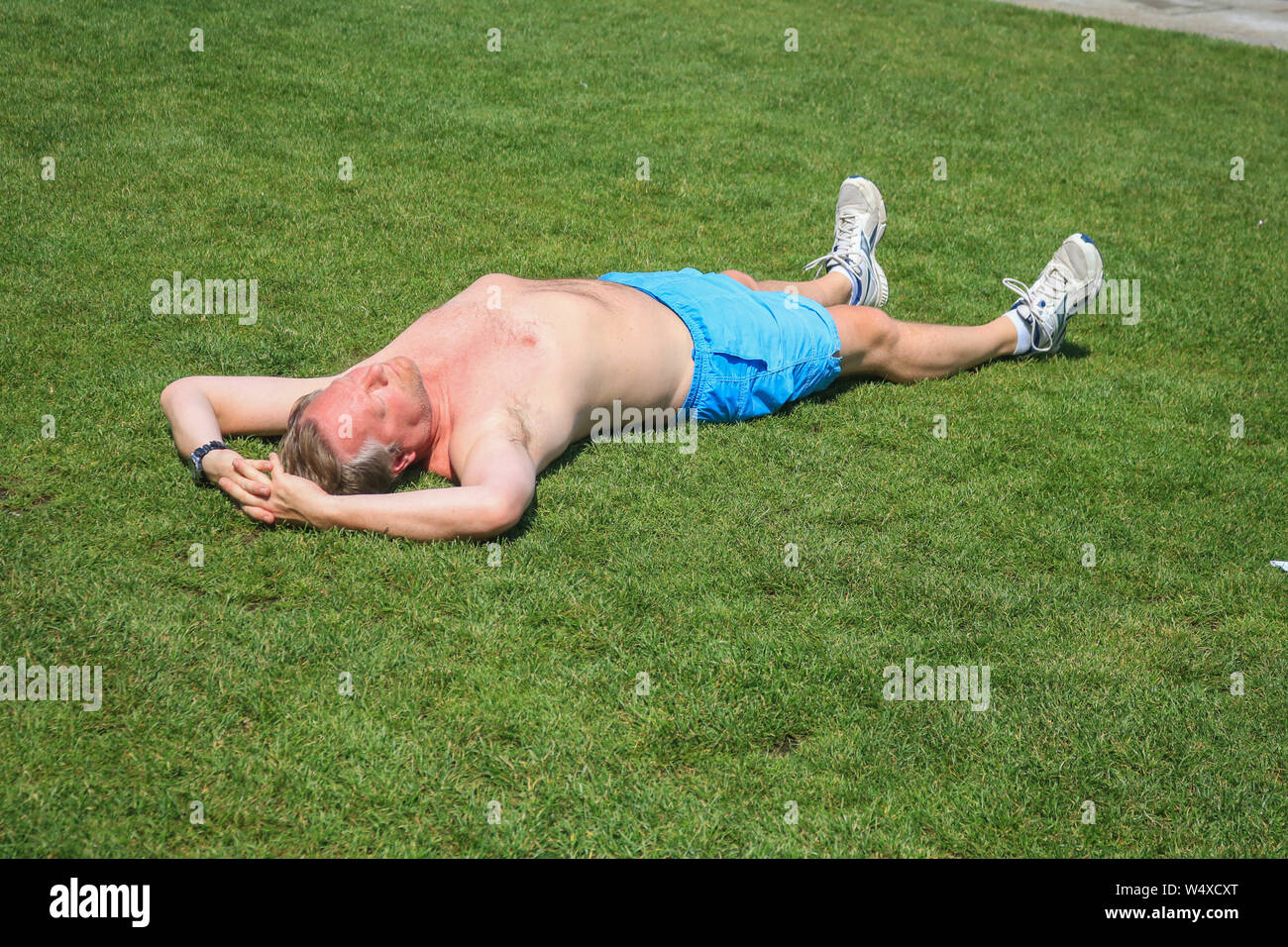London sweltering hi-res stock photography and images - Alamy