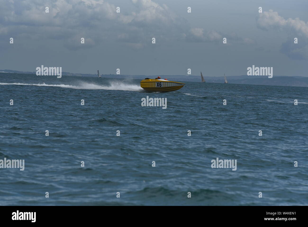 Powerboat Racing at the UKOPRA Poole 100 2019 powerboat racing in the ...