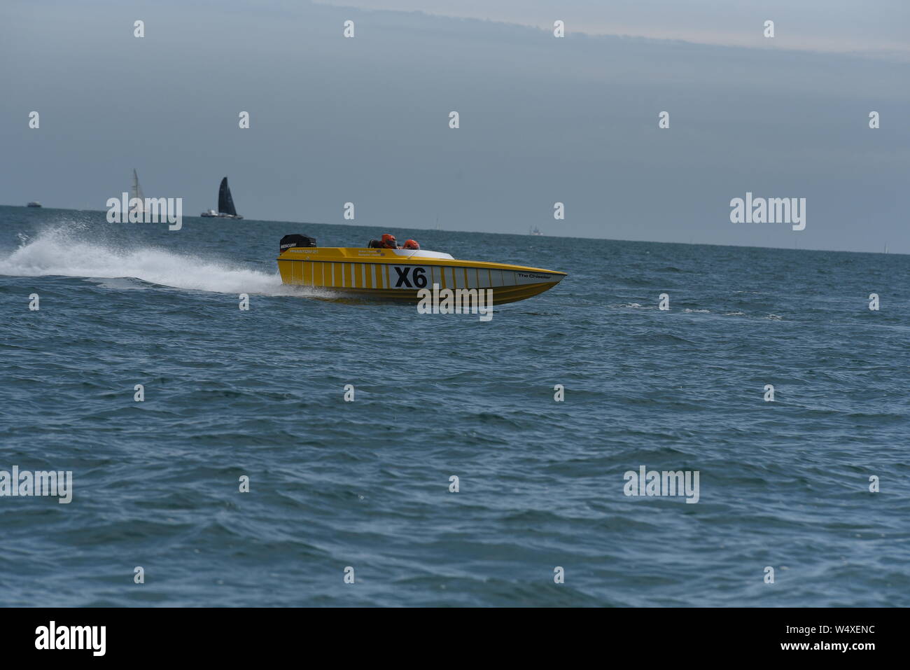 Motorboat racing hi-res stock photography and images - Alamy