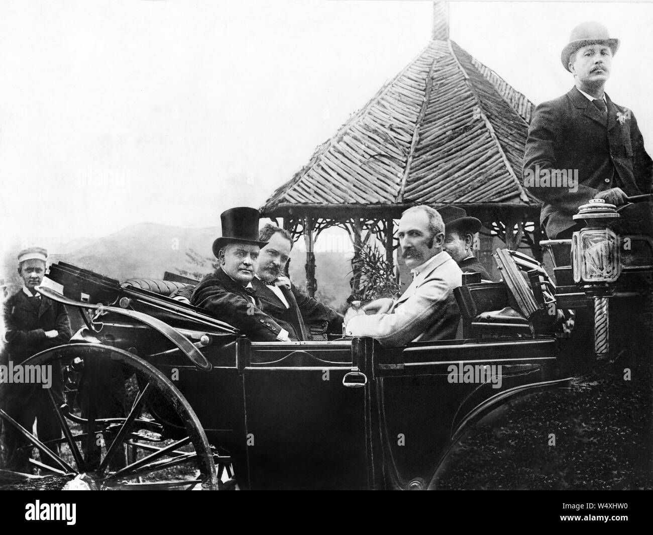 In open top carriage hi-res stock photography and images - Alamy