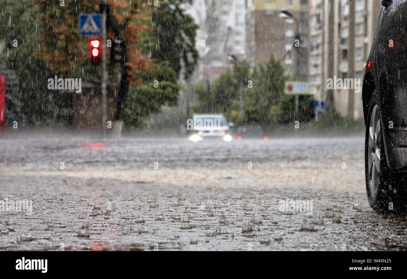 Torrential rain hi-res stock photography and images - Alamy