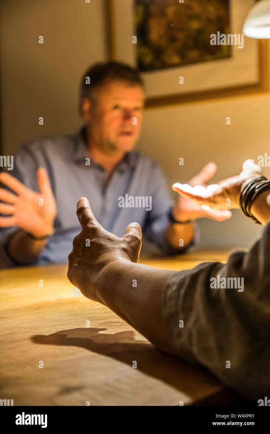 Symbol photo, argument, man and woman argue, discuss controversially ...