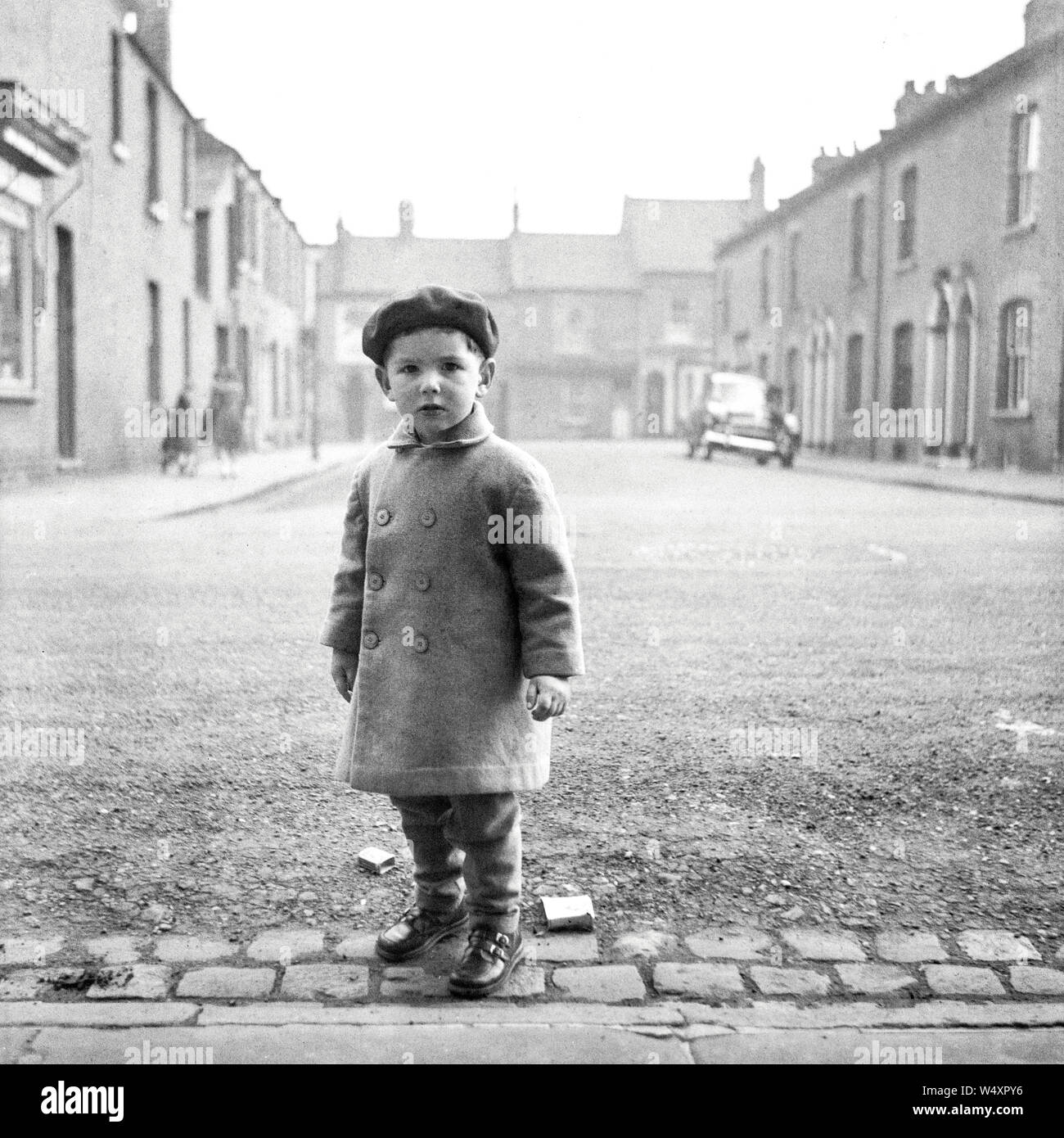 1950s england boy hi-res stock photography and images - Alamy