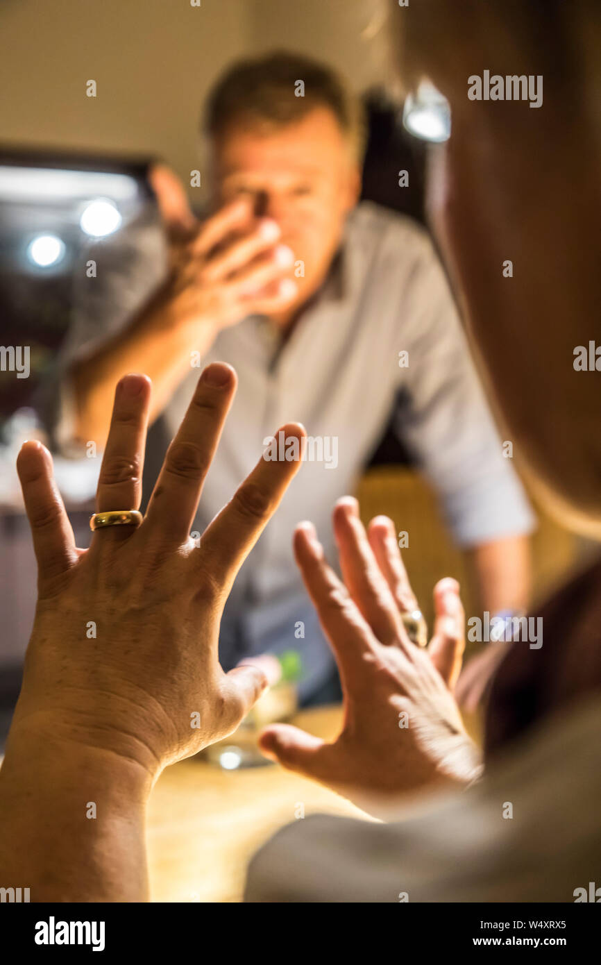 Symbol photo, argument, man and woman argue, discuss controversially ...