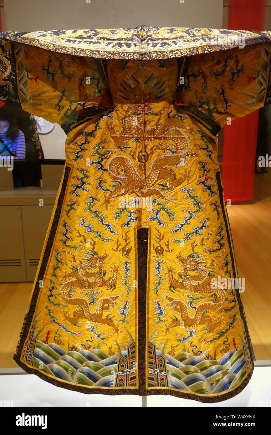 Court robe hi-res stock photography and images - Alamy
