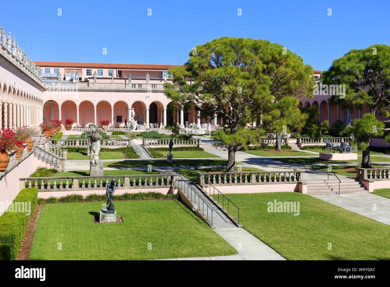 Courtyard reference hi-res stock photography and images - Alamy