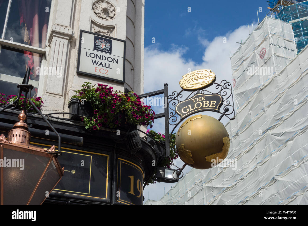 Globe house london hi-res stock photography and images - Alamy