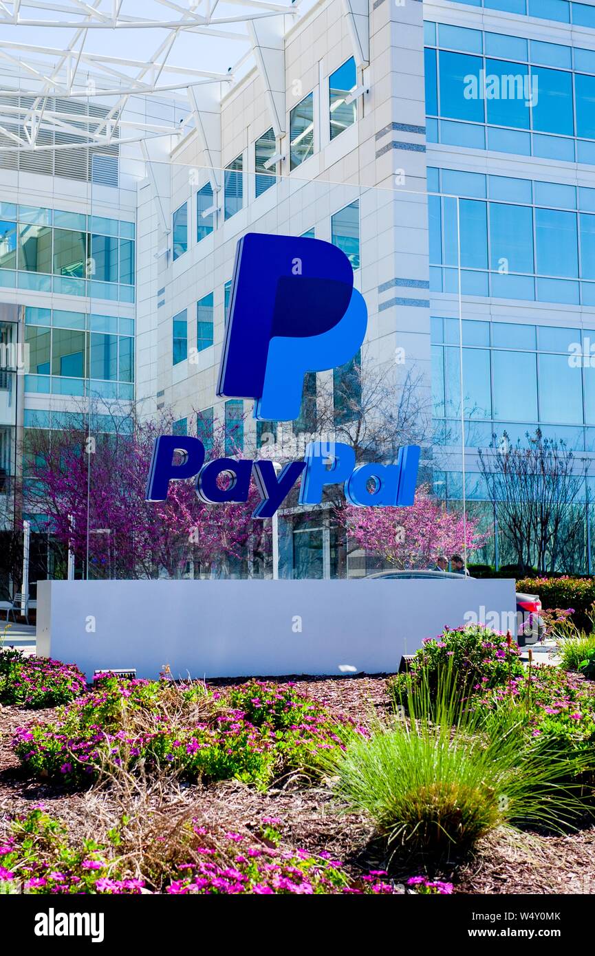 Paypal sign hi-res stock photography and images - Alamy