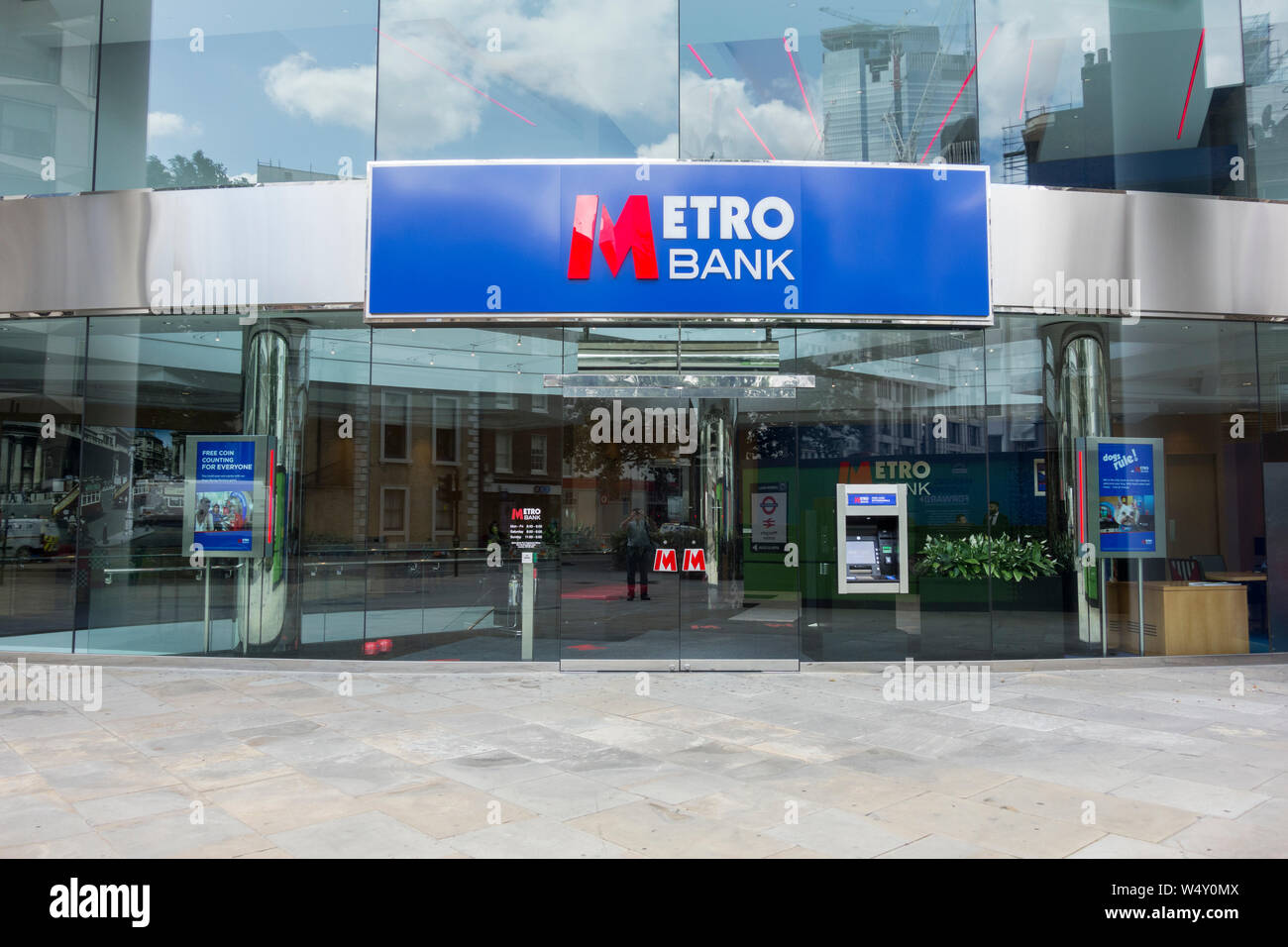 Metro Bank, London, Wall, City of London, UK Stock Photo - Alamy