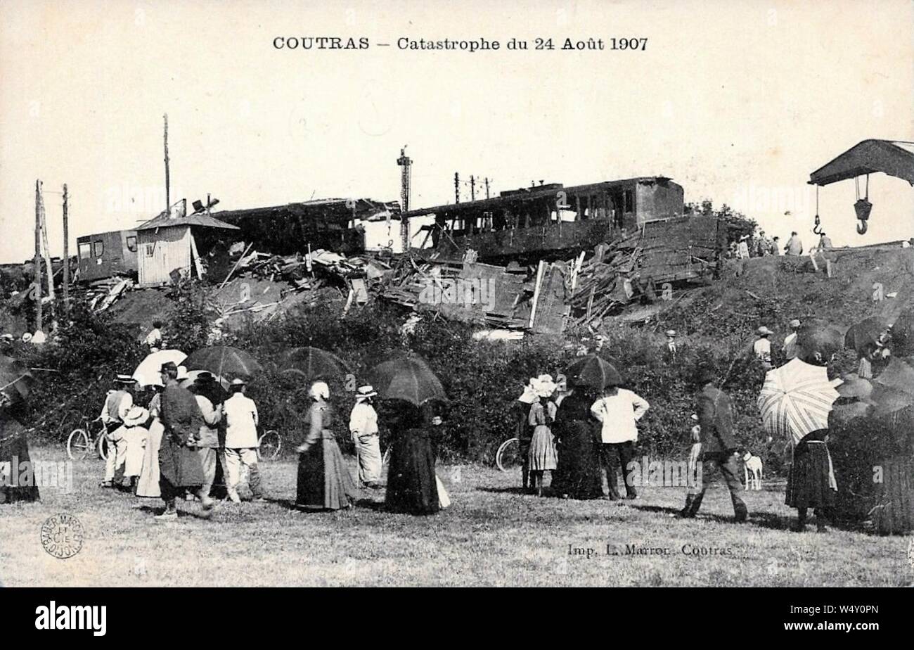 Coutras - accident ferroviaire 1907 2 Stock Photo - Alamy