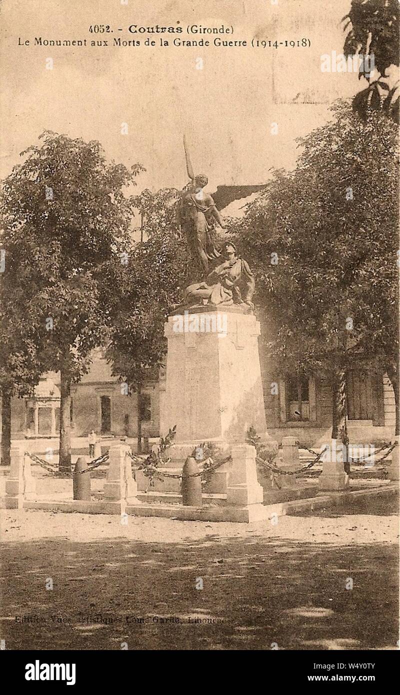 Coutras - monument aux morts 2 Stock Photo - Alamy