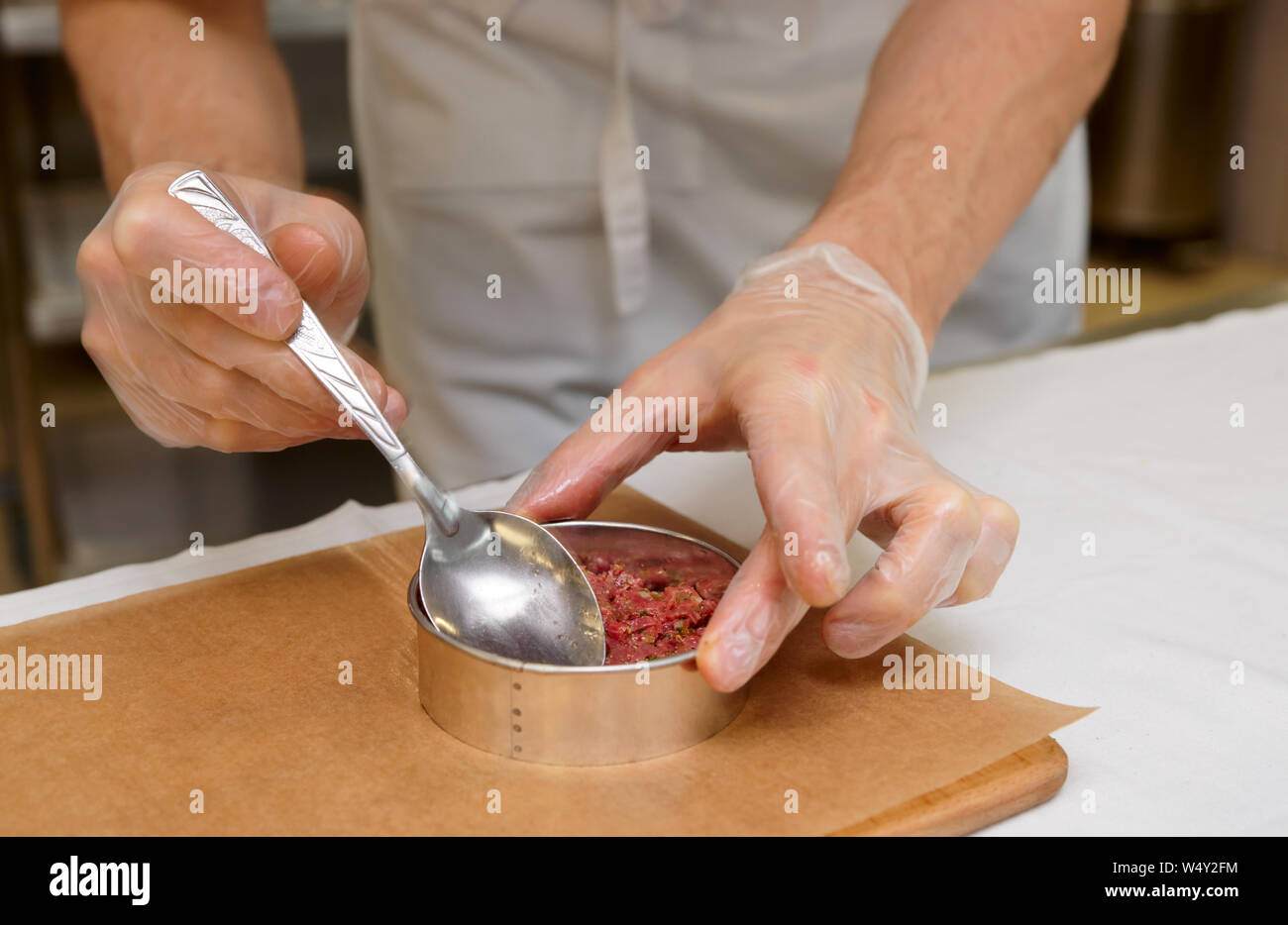 Serving beef hi-res stock photography and images - Alamy
