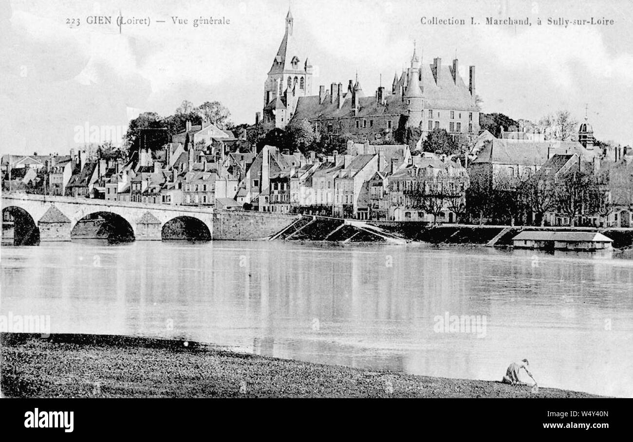 CP Gien vue générale 2 Stock Photo - Alamy