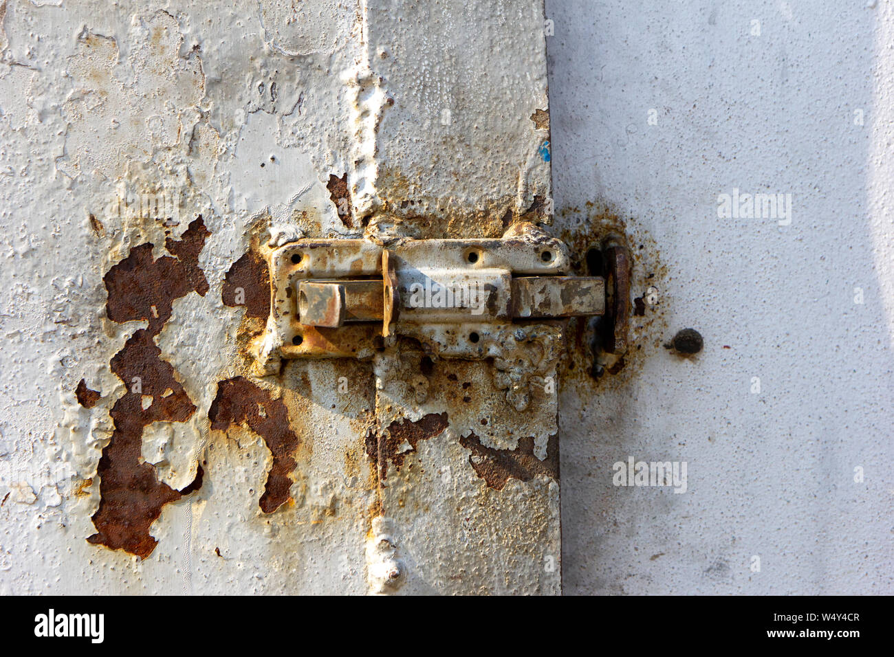 Lock iron bar hi-res stock photography and images - Alamy