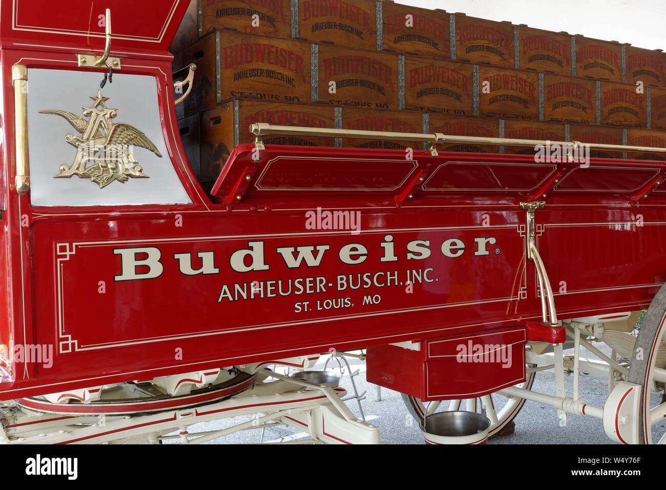 Budweiser clydesdale wagon dalmatian hi-res stock photography and ...