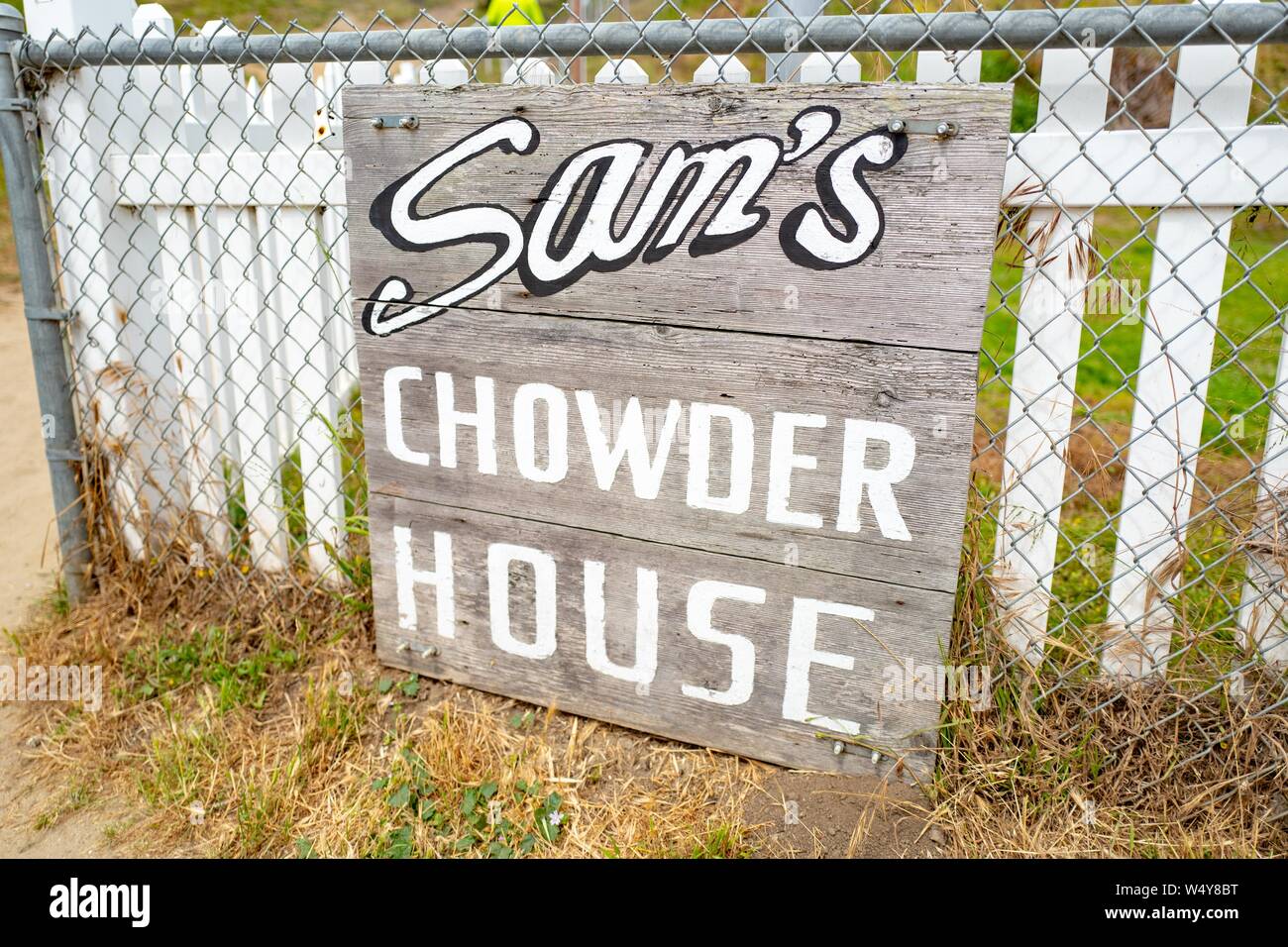 Chowder bay beach hi-res stock photography and images - Alamy