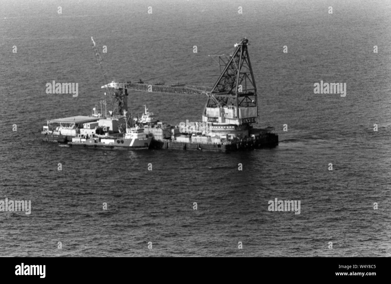 Crane Barge Mobile Sea Base Hercules Stock Photo - Alamy