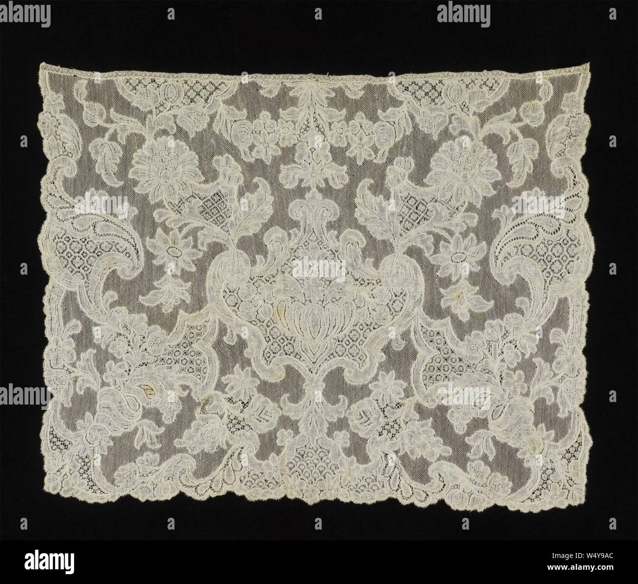 Cravat 18th century hi-res stock photography and images - Alamy