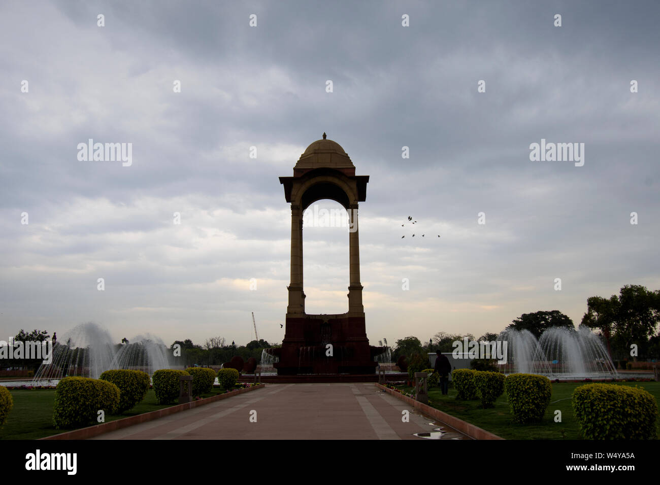 The India Gate, a war memorial to the 82,000 soldiers of the Indian ...