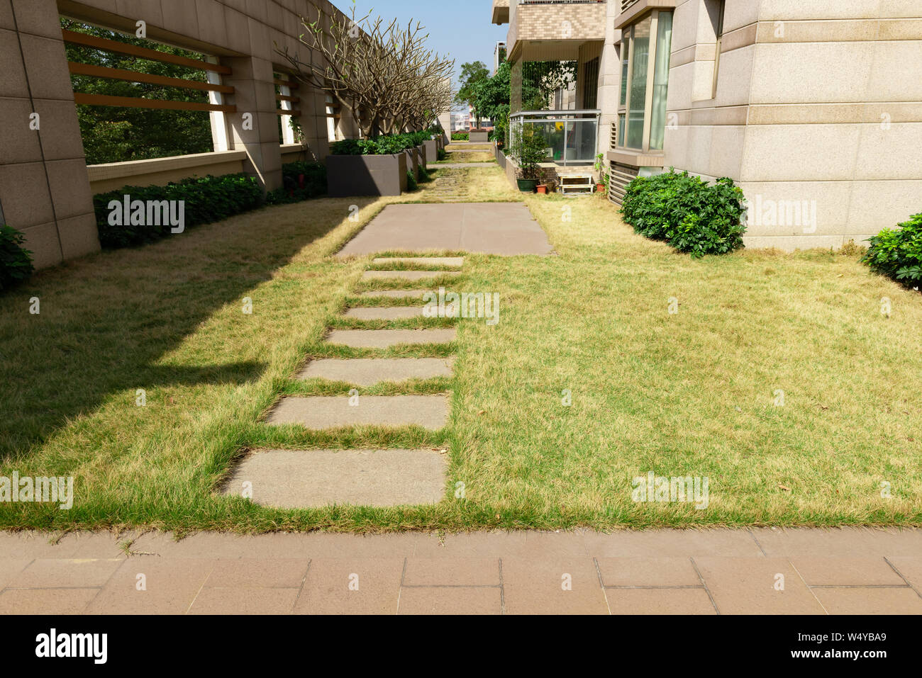 pathway in outdoor of a residential building Stock Photo - Alamy