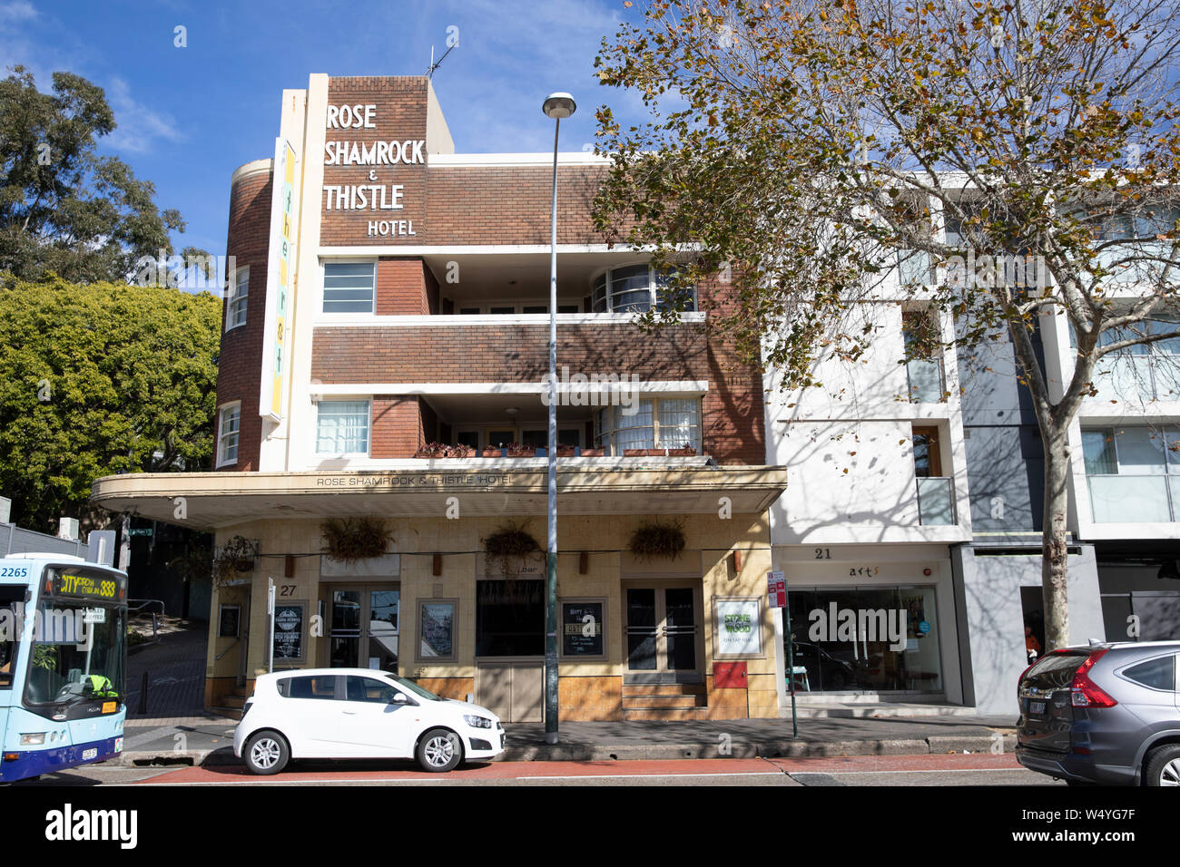 Australian pub, the Rose Shamrock and thistle public house on oxford ...