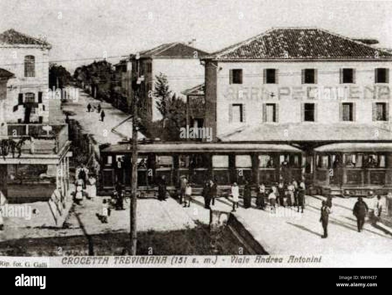 Crocetta - stazione tram Stock Photo - Alamy