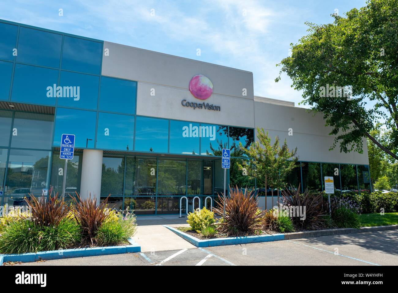 Coopervision hi-res stock photography and images - Alamy