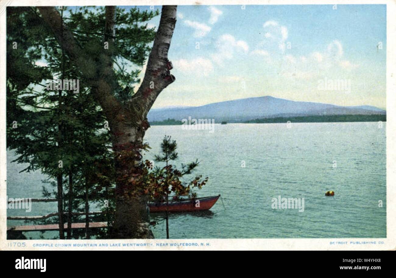 Cropple Crown Mountain and Lake Wentworth Stock Photo - Alamy