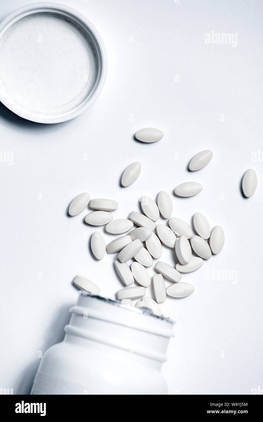 White Pills isolated on white background, prescription medicine ...