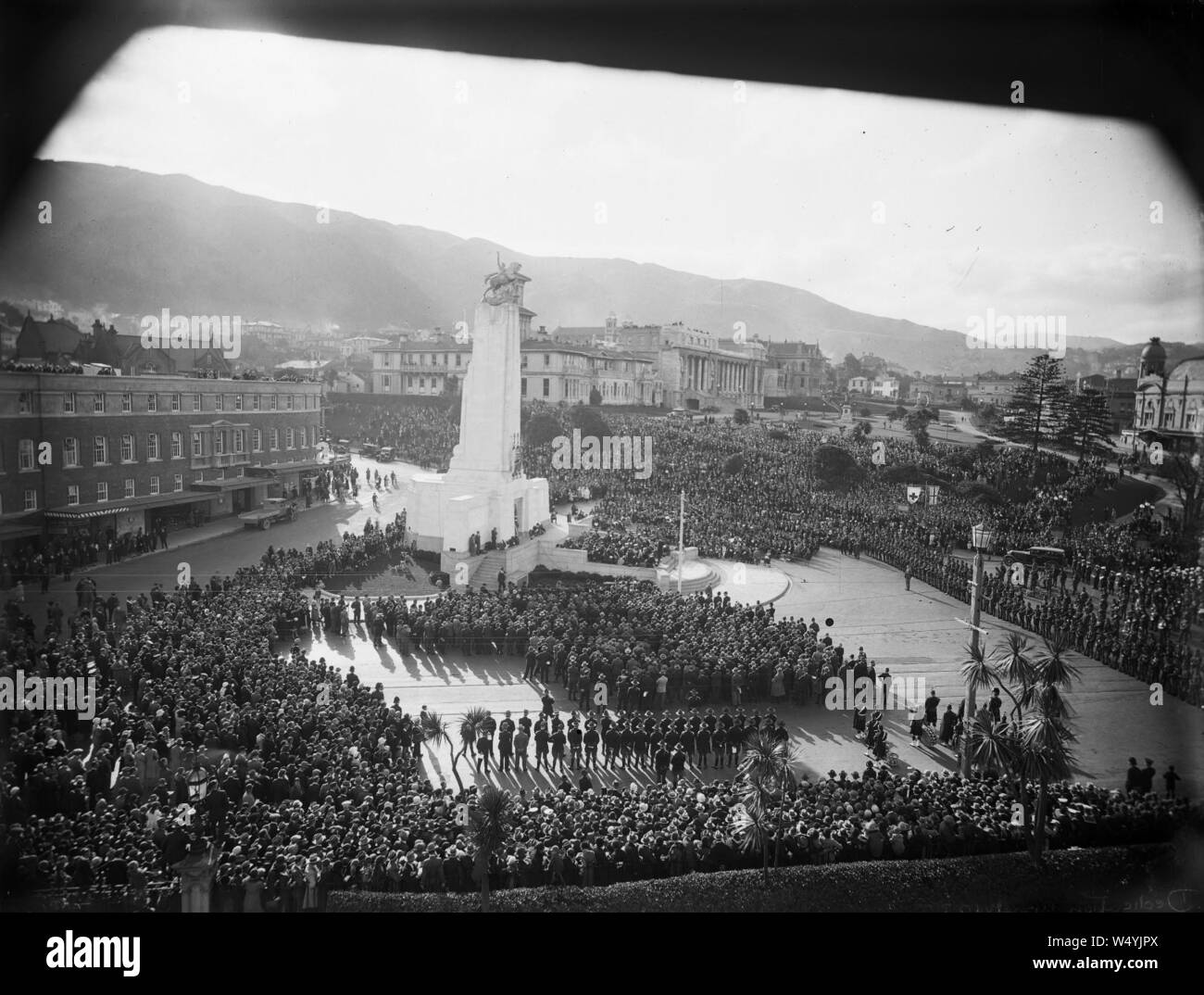 Crowd at the dedication ceremony of the Cenotaph, Wellington, 1932 ...
