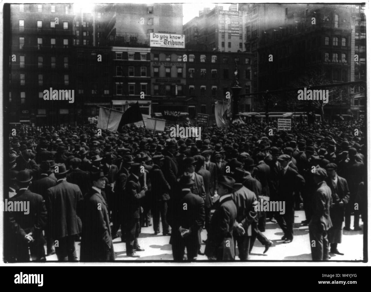 Crowd in Union Square, NYC Stock Photo - Alamy