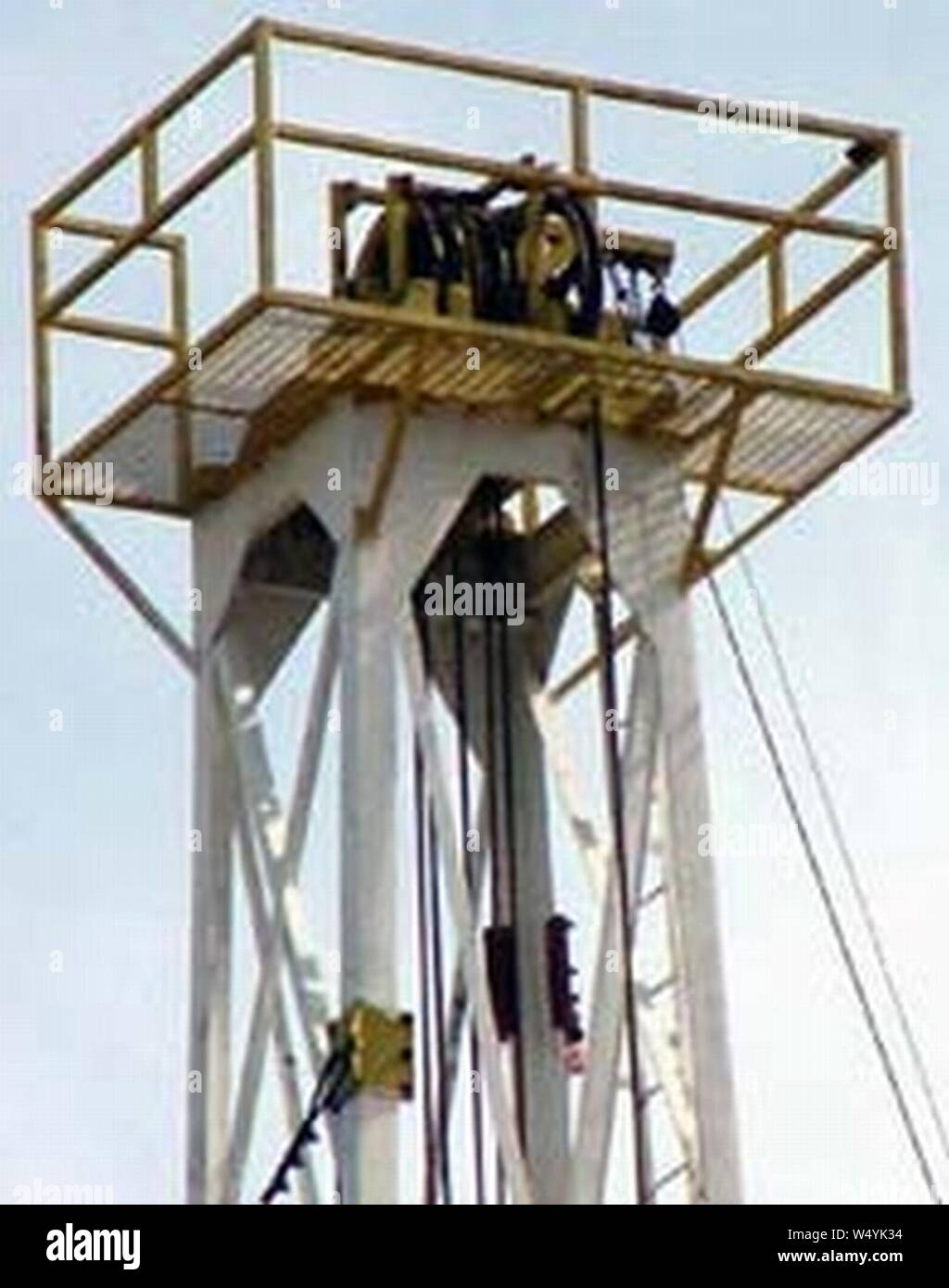 Crown block hi-res stock photography and images - Alamy