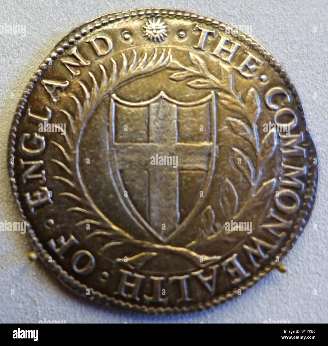 Crown, Oliver Cromwell, Republic, England, 1649 Stock Photo - Alamy