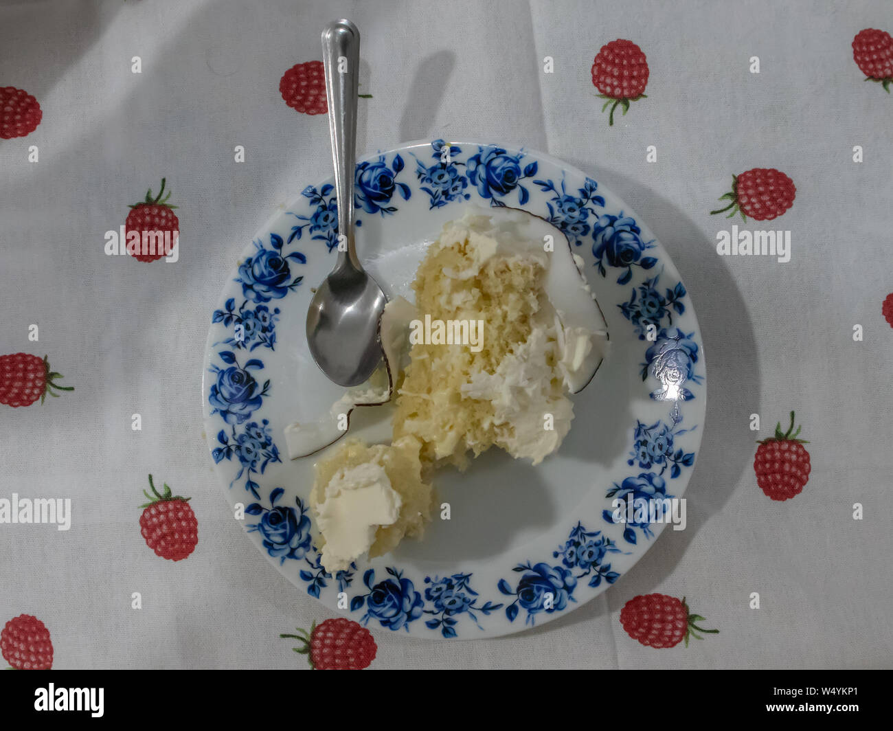 Destroyed cake hi-res stock photography and images - Alamy